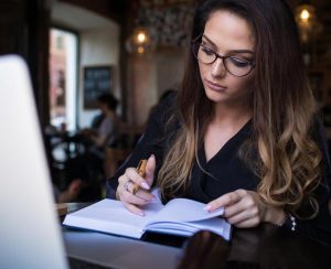 Procedura de succesiune la notar. Acte necesare - Notar Stoica